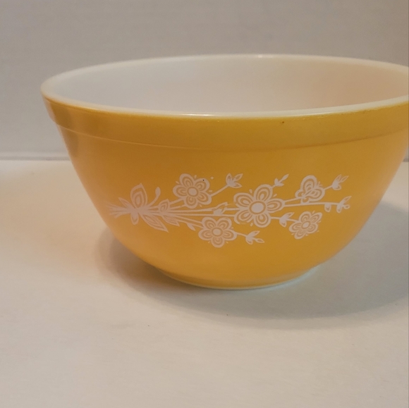 Pyrex | Kitchen | Vintage Pyrex Bowl | Poshmark